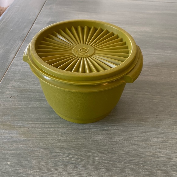 Tupperware | Kitchen | Vintage Tupperware With Lid Avocado Green ...